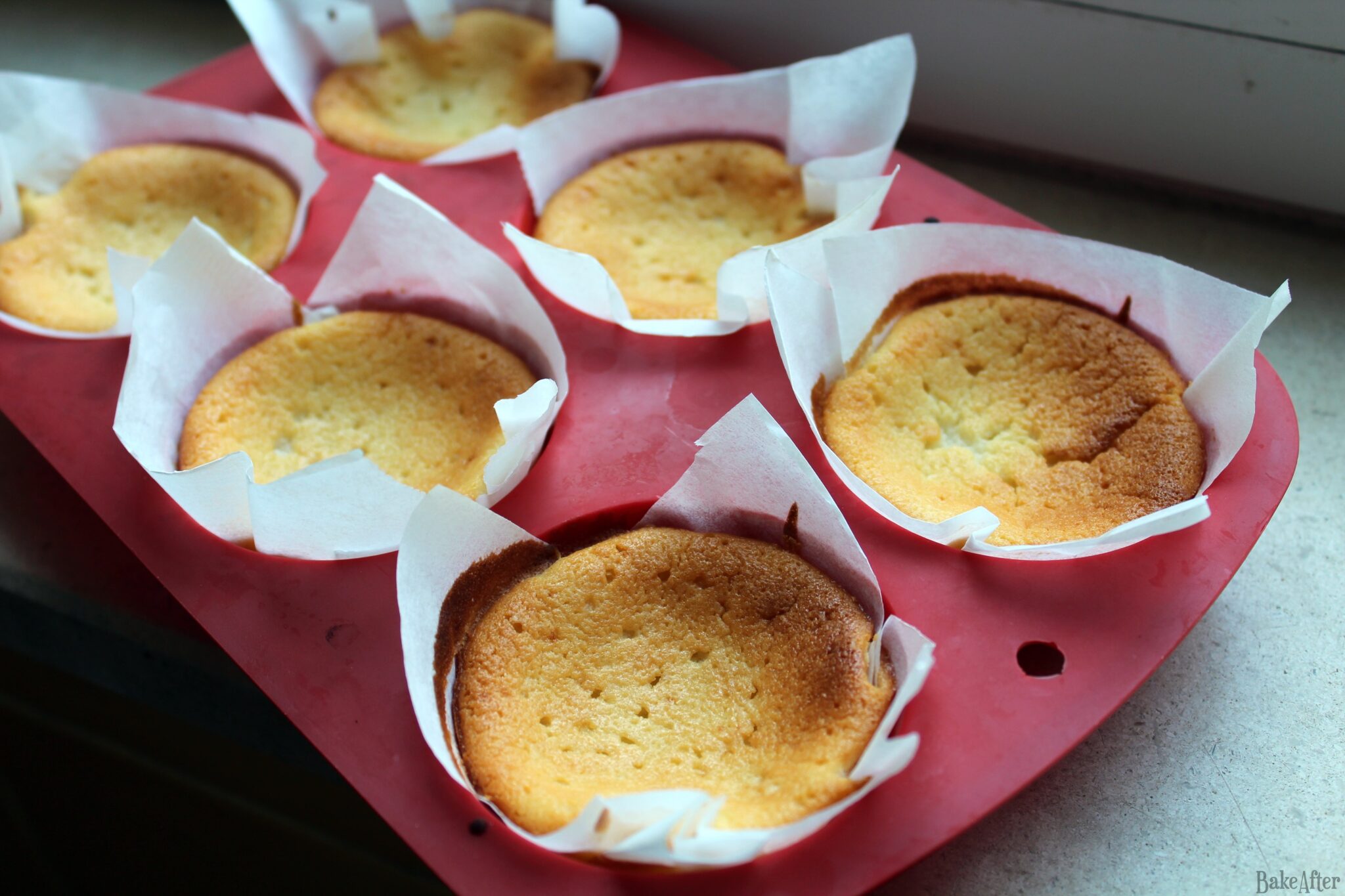 Portuguese Yogurt Cheesecake Cupcakes • Queijadas de Iogurte · Bake ...