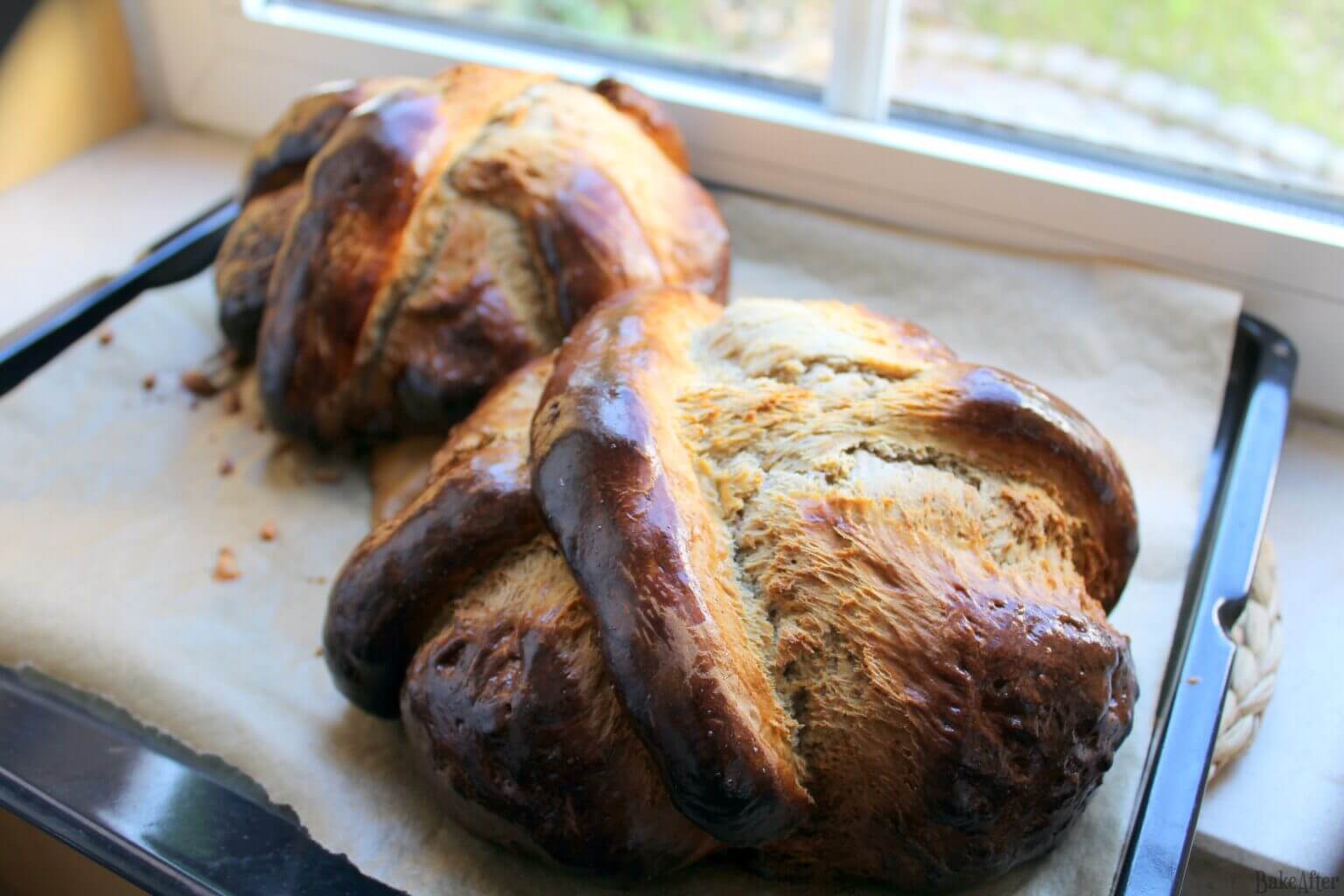 Traditional Portuguese Easter Sweet Bread • Folar de Portugal · Bake ...