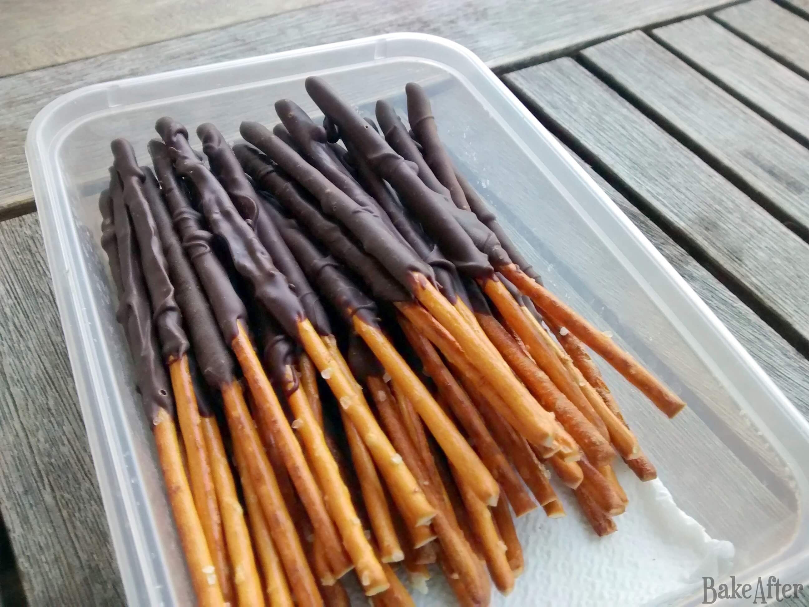 Homemade White and Dark Chocolate Covered Pretzel Pocky Sticks · Bake ...