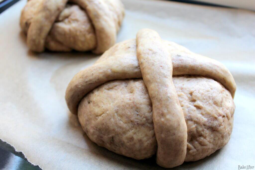 Traditional Portuguese Easter Sweet Bread • Folar de Portugal · Bake ...