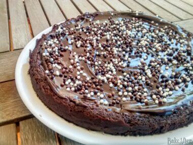 Intense and Moist Cocoa Cake with Chocolate Ganache Frosting · Bake ...