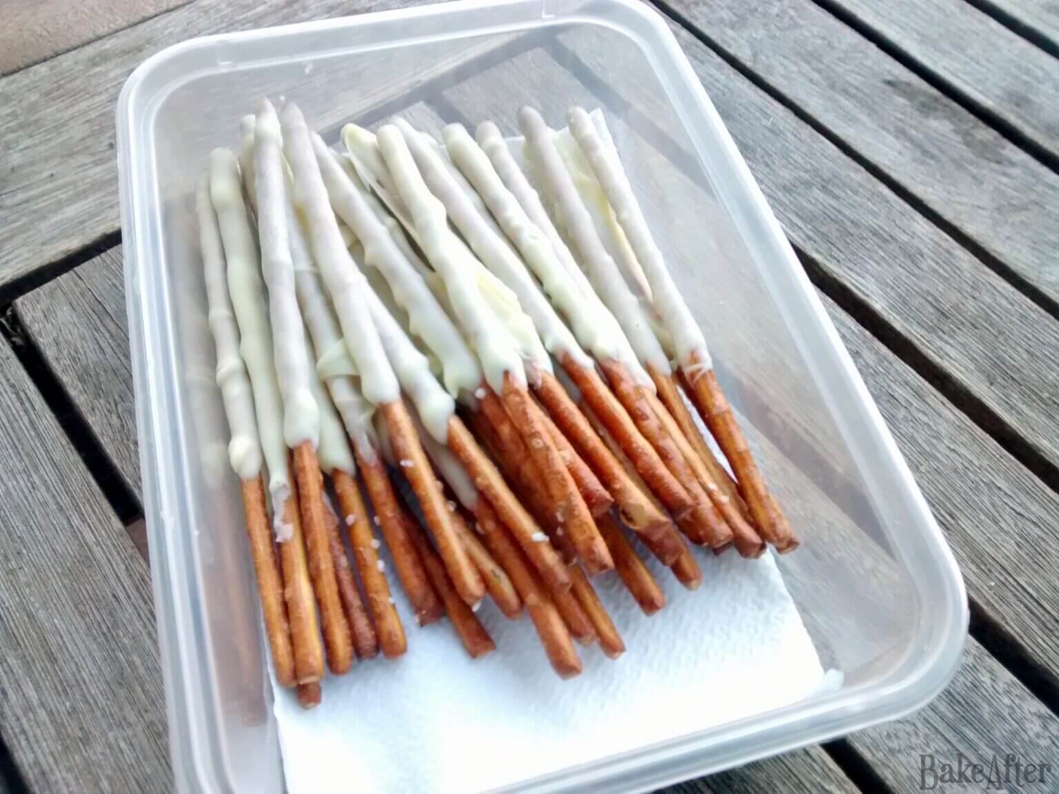 Homemade White and Dark Chocolate Covered Pretzel Pocky Sticks · Bake ...