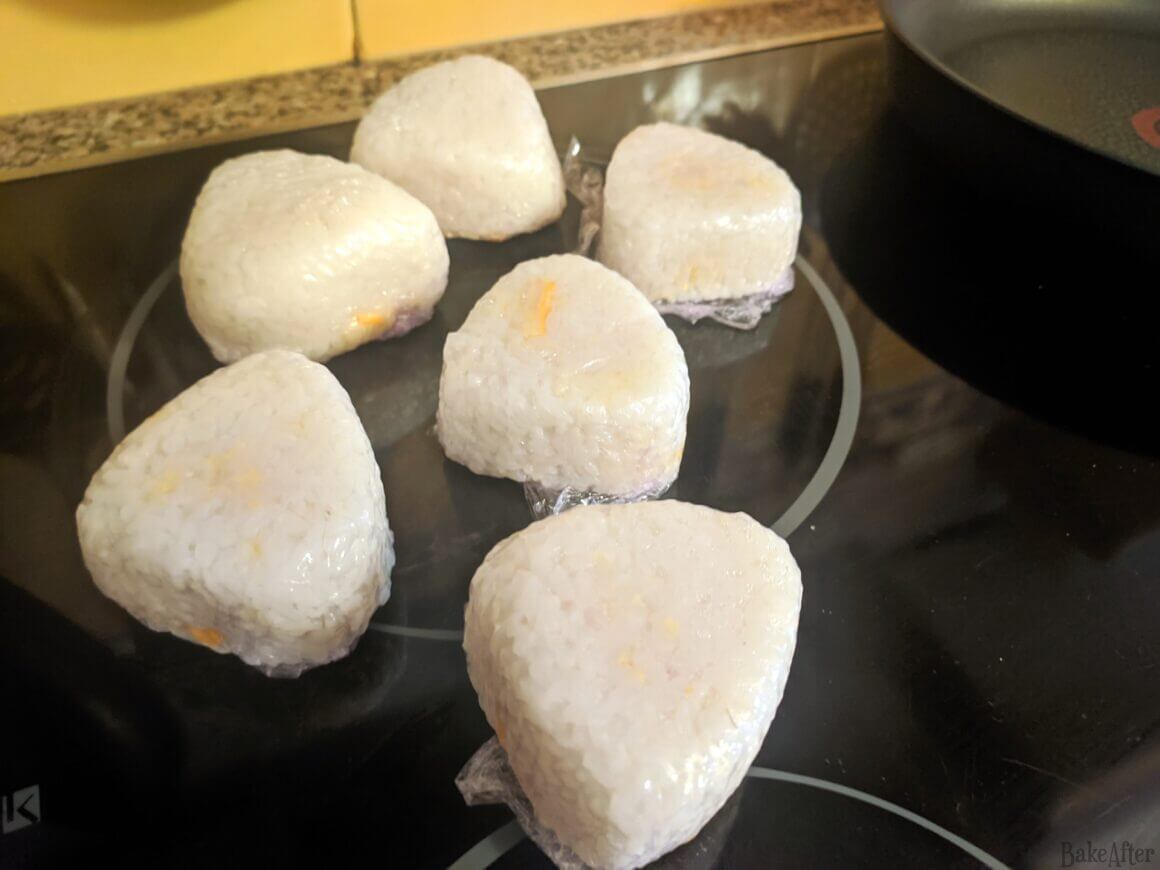 Crispy Grilled Japanese Rice Balls with Salmon • Yaki Onigiri · Bake ...