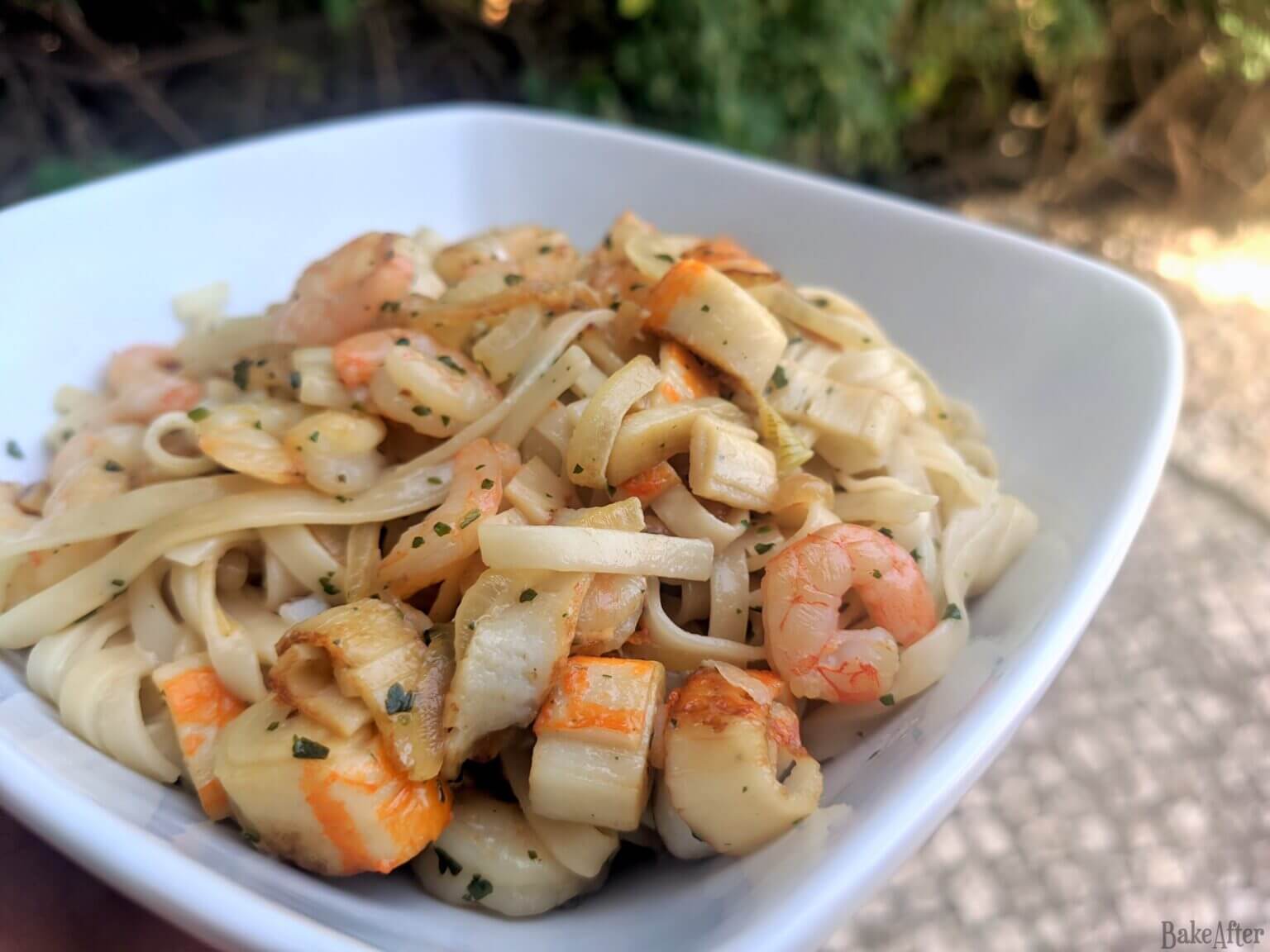 Quick Garlic Shrimp and Imitation Crab Tagliatelle Pasta · Bake After ...